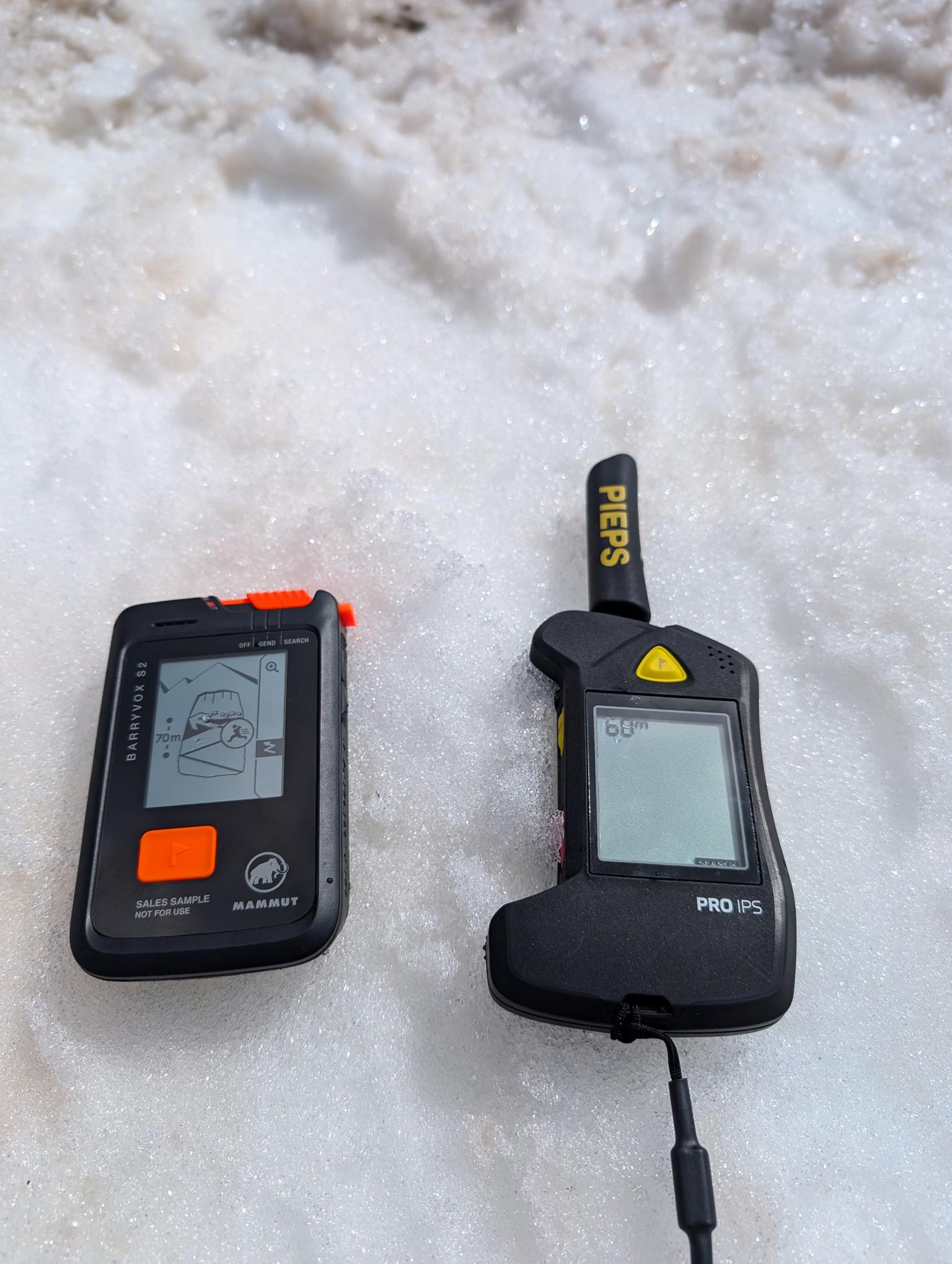 LVS-Gerätetest 2024/25: Pieps Pro IPS & Mammut Barryvox S2 - bergundsteigen